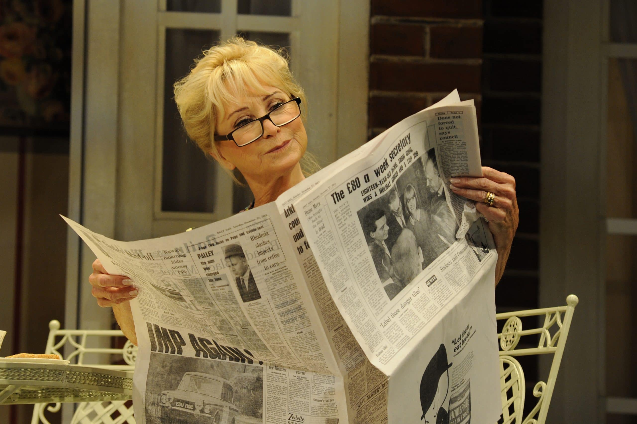 "Relatively Speaking" at Wyndham’s Theatre - Theatre reviews by Edward ...