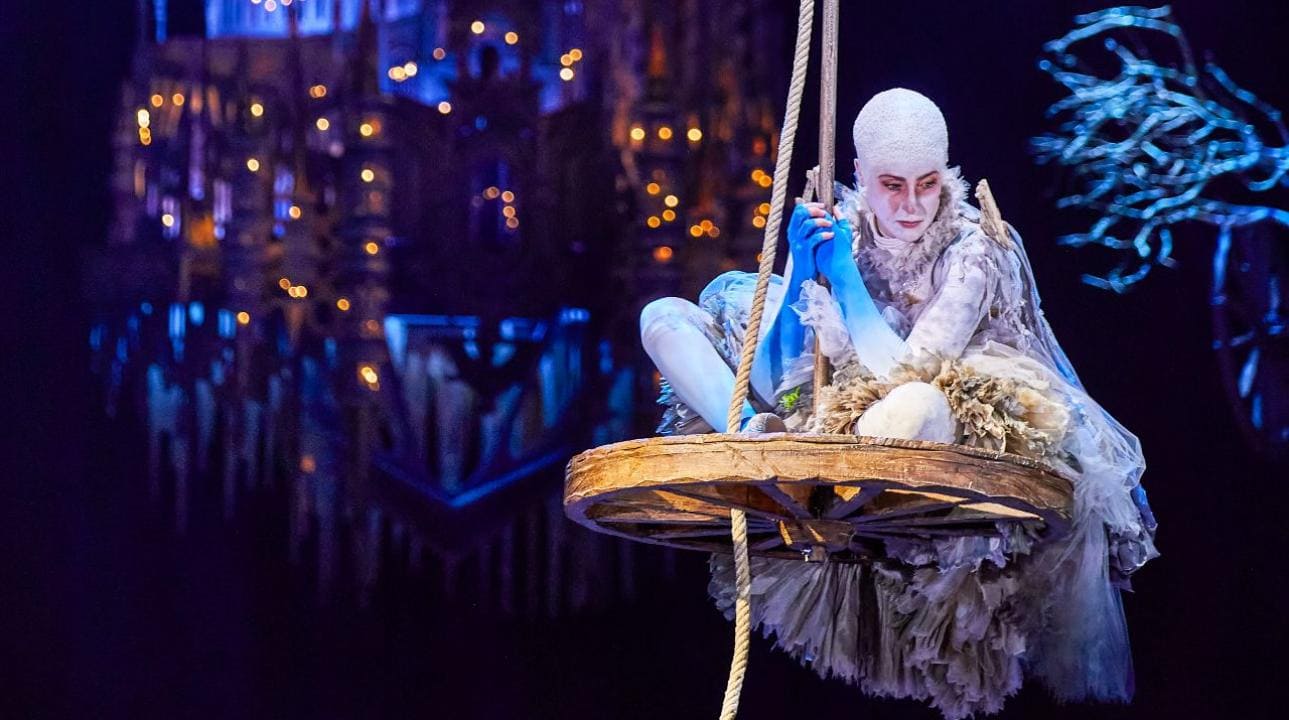 “Hex” at the National Theatre - Theatre reviews by Edward Lukes