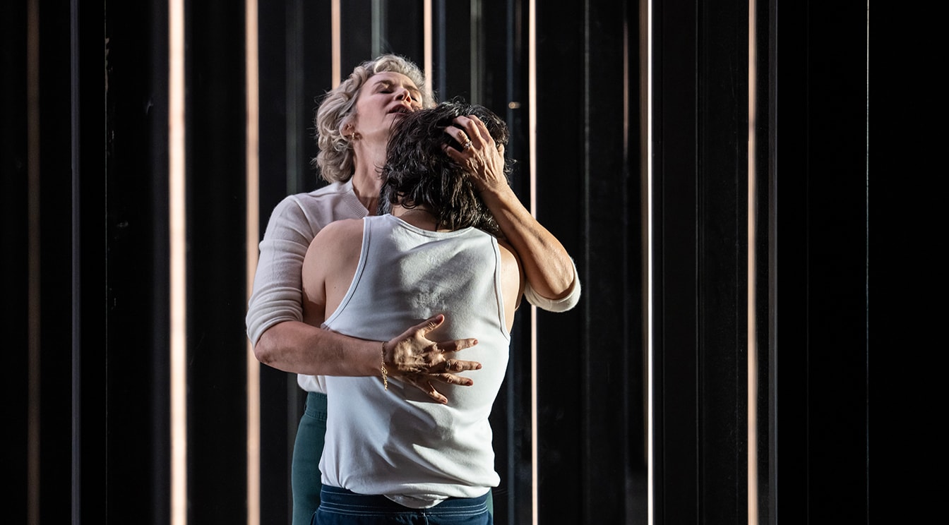 “Phaedra” at the National Theatre - Theatre reviews by Edward Lukes